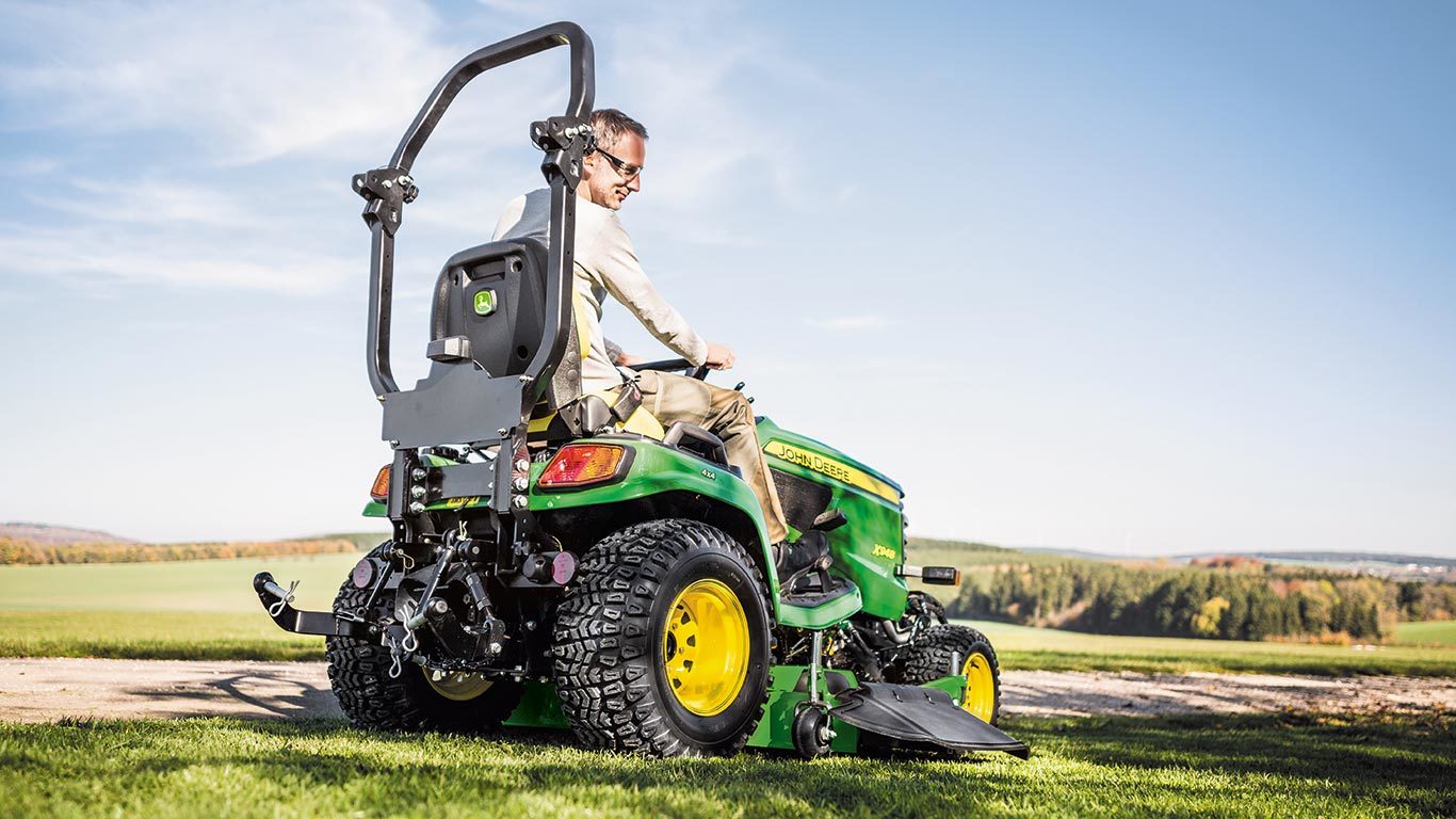 X948 | Seria X900 | Tractoare diesel de tuns iarba |John Deere RO